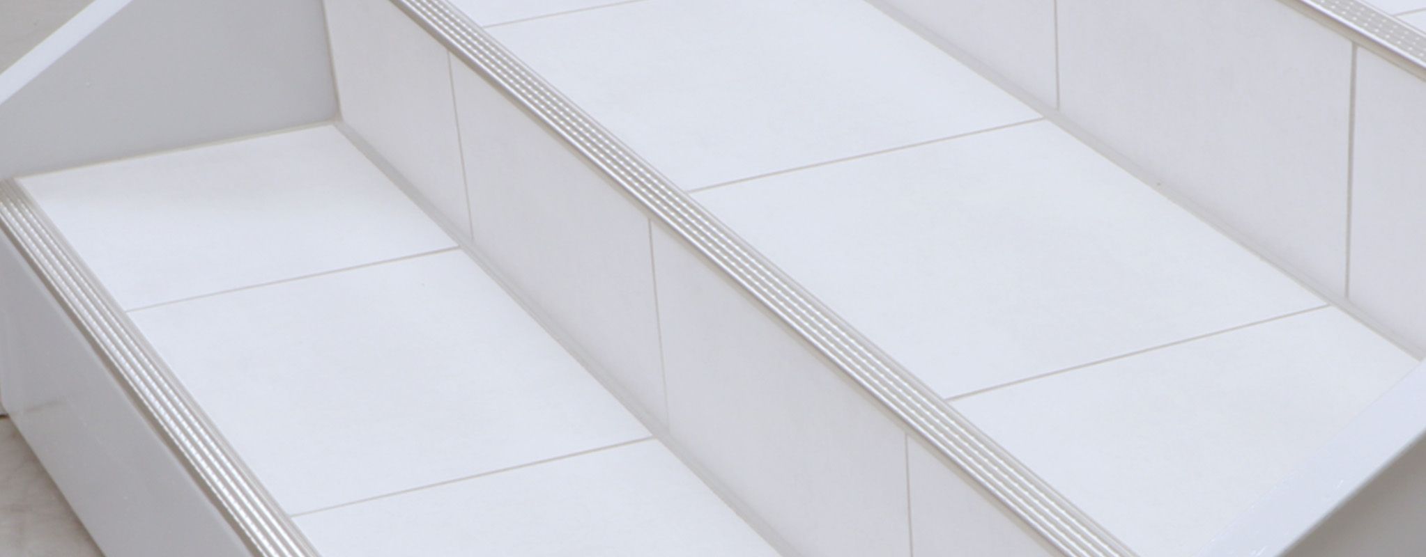 Incorporating Profiles in Ceramic Tile Applications | Schluter