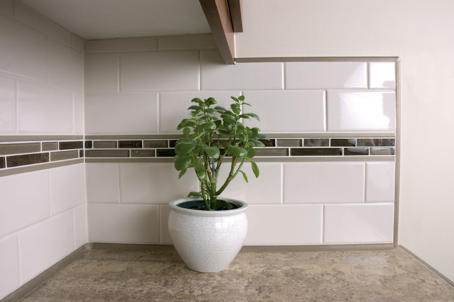 Incorporating Profiles in Ceramic Tile Applications | Schluter